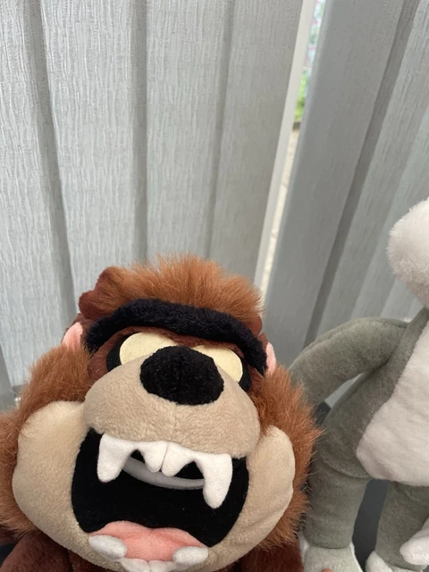 LOONEY TUNES PLUSH Bundle - Tazmanian Devil Hand Puppet & Bugs Bunny ...