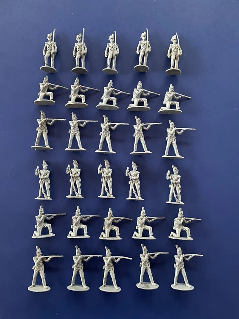 AIRFIX TOY SOLDIERS Waterloo British Infantry 1/32 x 29 £16.99 ...
