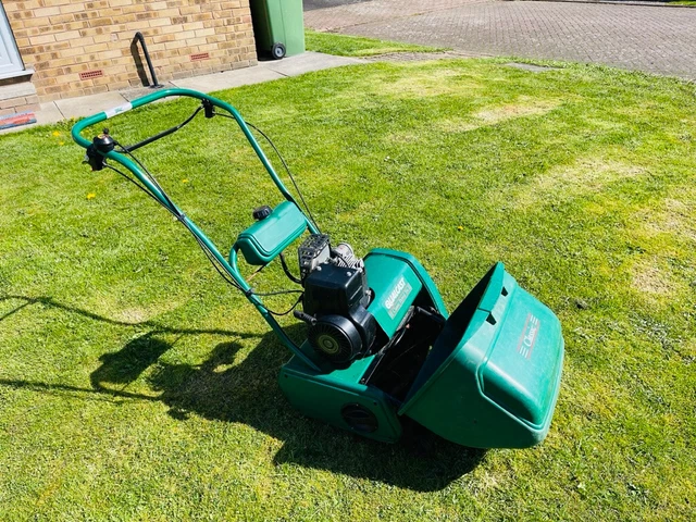QUALCAST CLASSIC 35S Self Propelled Petrol Cylinder Mower £175.00 ...