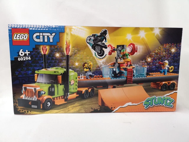 LEGO CITY: LE camion de spectacle des cascadeurs (60294) EUR 45,99 ...