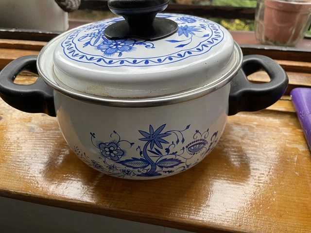 DDR (N)OSTALGIE? EMAILLE-KOCHTOPF Zwiebelmuster m. Deckel, gebr ...
