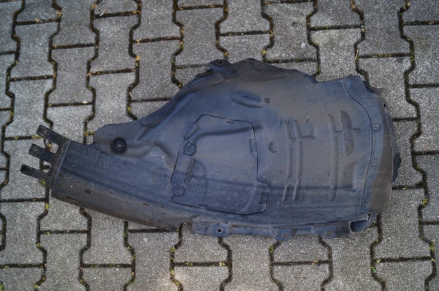 ORIGINAL MERCEDES BENZ C-Klasse W205 Radhausverkleidung Vorne Links ...