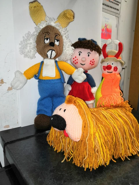 NEW HAND KNITTED Dylan The Rabbit From The Magic Roundabout. From Alan ...