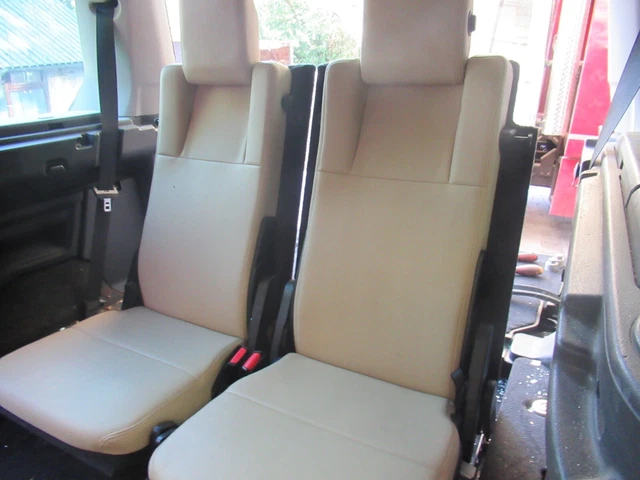 LAND ROVER DISCOVERY 3 L319 2006 Third 3Rd Row Rear Dickie Seats Tan ...