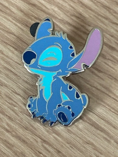 DISNEY LILO & Stitch, Stitch Eyes Closed Sitting Pin. £4.99 - PicClick UK