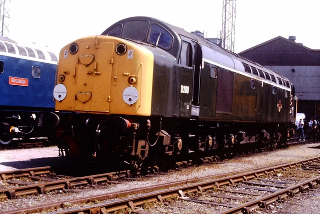 1985 BRITISH RAIL BR Diesel Loco D200 Railway Slide Ref 2863 £2.00 ...
