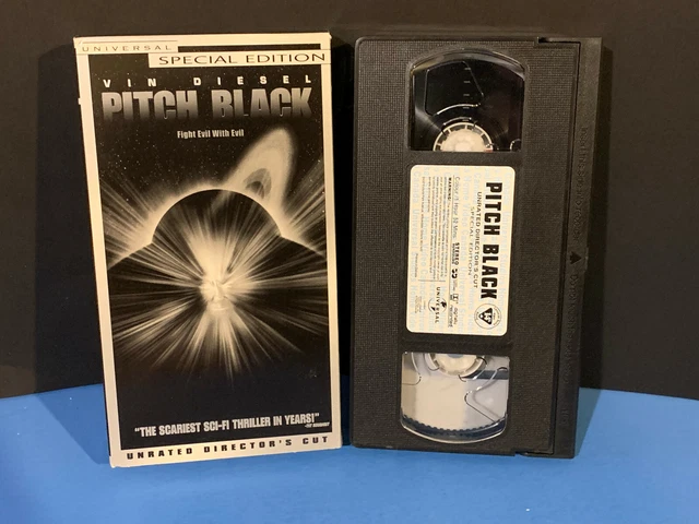 VHS PITCH BLACK (Universal, 2001) Unrated Directors Cut Vin Diesel Sci ...