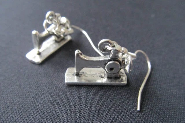 MACHINE À COUDRE Boucles Miniblings Coiffeuse Coudre Mode Couturière ...