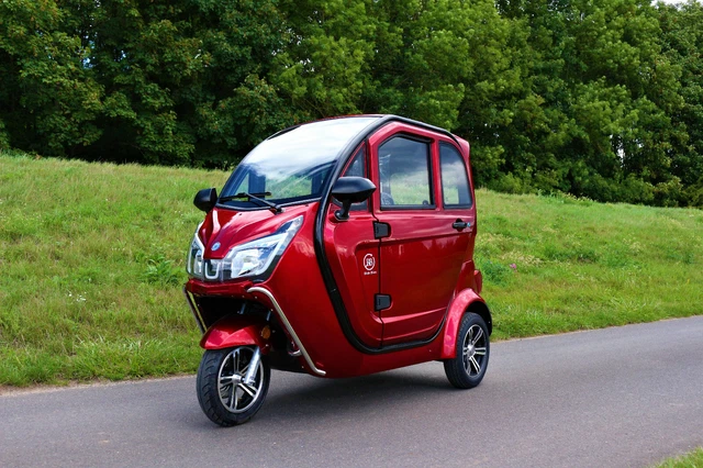 BLEILE BIKES W3 Elektro-Kabinenroller Kabinenfahrzeug ROT 45km/h EUR 5. ...