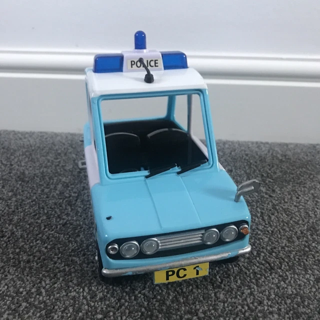 POSTMAN PAT, PC Selby Police Car, Character Toys, Postman Pat Police ...