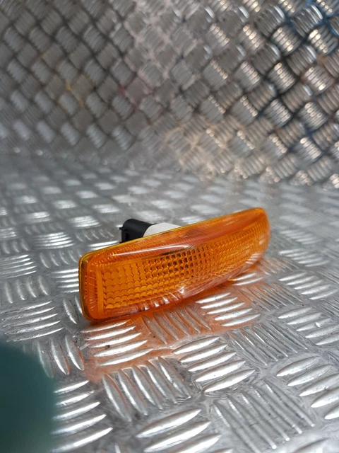 LAND ROVER DISCOVERY 3 Front Wing Indicator Unit Gh9H22-13N330A £24.99 ...