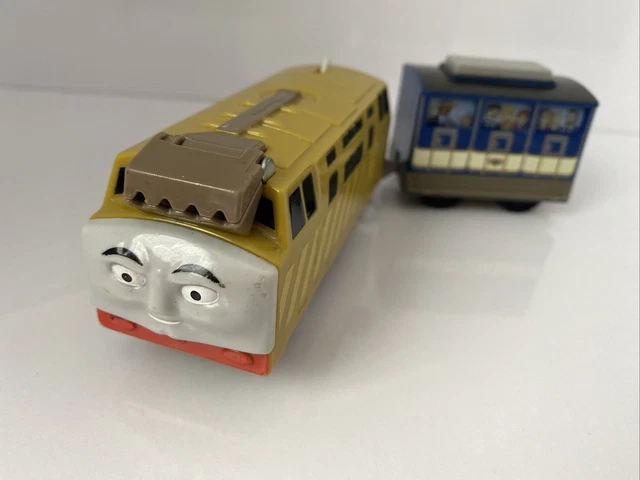 TRACKMASTER REVOLUTION THOMAS The Tank Engine Battery Train Diesel 10 £ ...