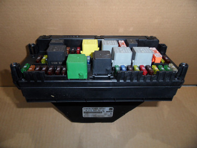 MERCEDES W218 W212 Central Control Unit Fuse Box SAM Control Unit Relay ...