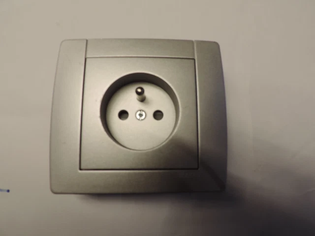 PRISE DE COURANT kallysta WK100 avec plaque et enjoliveur Titane EUR 20 ...