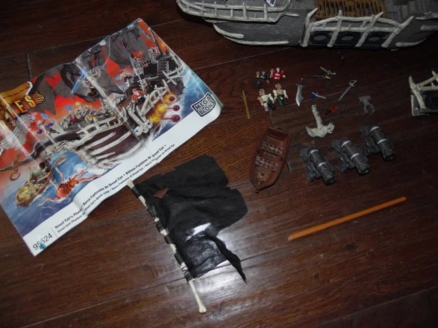 MEGA BLOKS PYRATES Dread Eye’s Phantom Ghost Ship Incomplete Lot 95524 ...