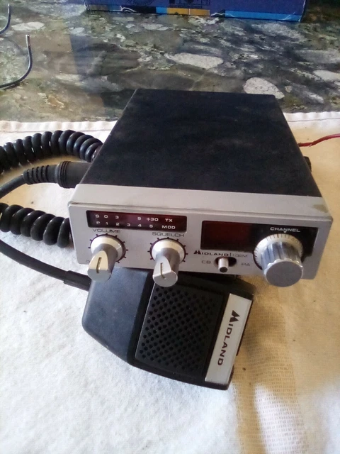 VINTAGE MIDLAND CB Radio Model 13-882B 23 channel 1975 w/ Microphone ...