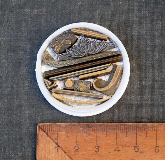 LOT DE FERS à dorer plaque matériel reliure dorure ancien cuir bronze ...