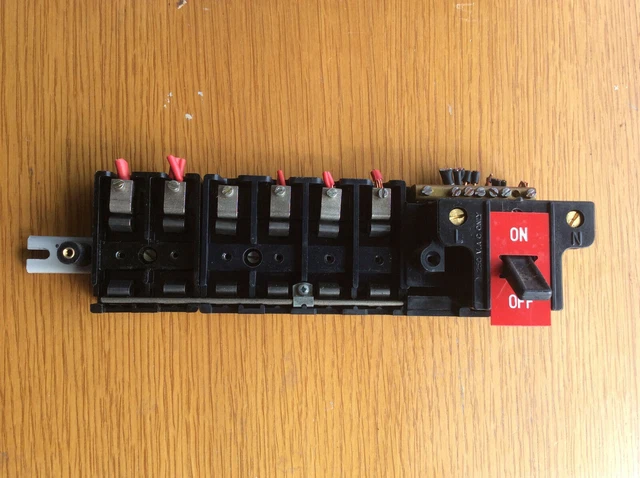 MEM REWIREABLE FUSE Electrical Fuseboard Busbar & Main Switch £15.00 ...