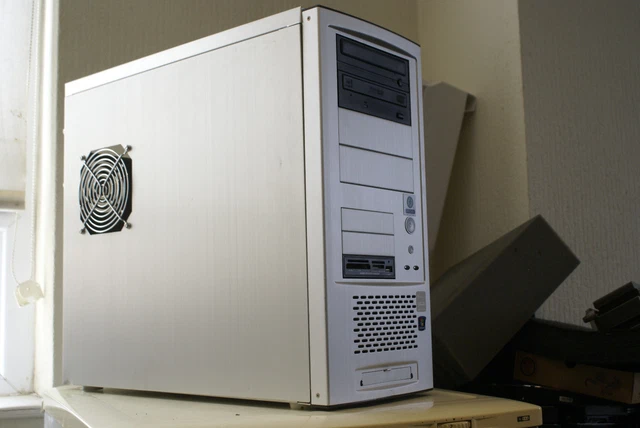 LIAN LI PC-7 Midi tower PC case, Aluminium, Silver, 2x 500gb HDDs 2x ...