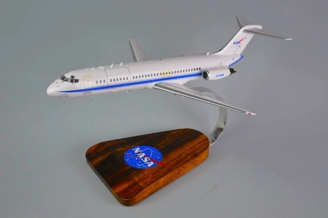 NASA DOUGLAS C-9B DC-9 Airborne Science Desk Top Display Model 1/100 SC ...