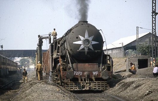 ORIGINAL COLOUR SLIDE of 7270 WP class Indian steam loco £2.99 ...