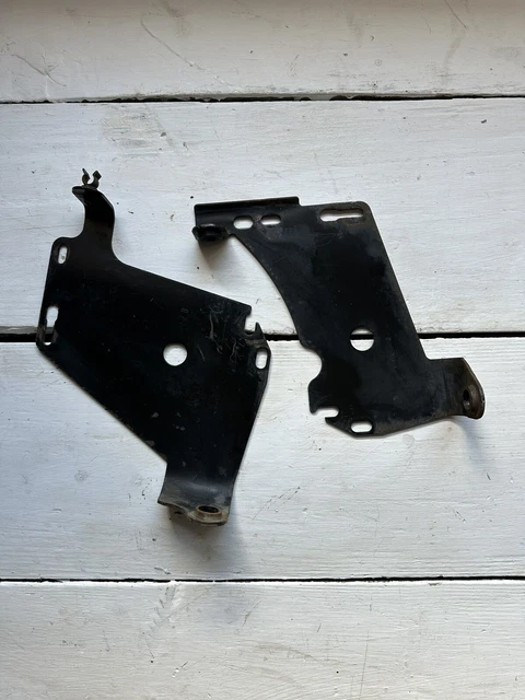 LAND ROVER DEFENDER Td5 Tdci Puma Radiator Brackets / Bonnet Stay ...