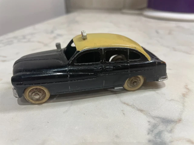 VOITURE FORD VEDETTE Taxi Ref 24 X Marque Dinky Toys Vintage EUR 22,00 - PicClick FR