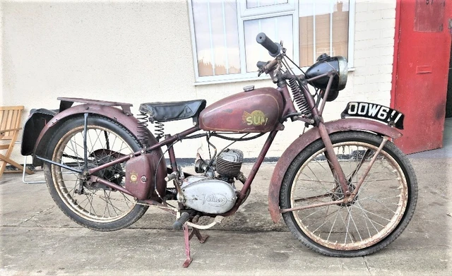 VINTAGE 1950S SUN Hornet 98 cc Villiers Motorcycle. Barn Find Project ...