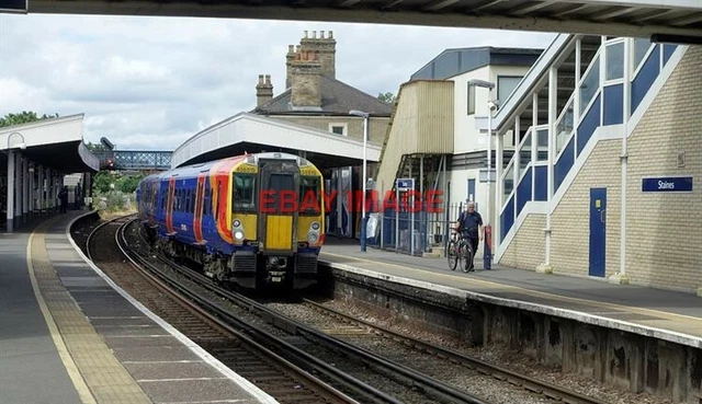 PHOTO SOUTH West Trains 458 Class Emu 458515 Arriving At Staines En ...