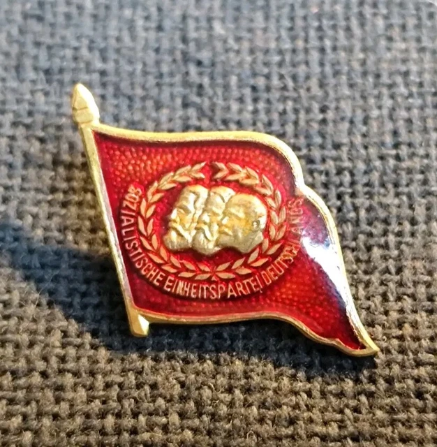 ABZEICHEN DDR: EHRENAUSZEICHNUNG der SED für 40 Jahre ...