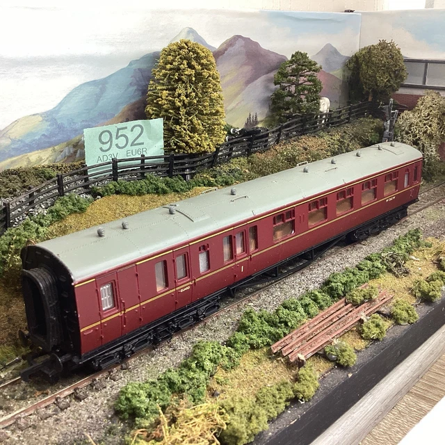 MAINLINE 00 GAUGE 937308 BR MAROON COLLETT 60' 1st 2nd BRAKE COACH ...