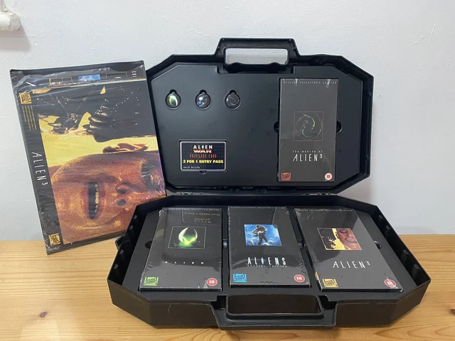 RARE ALIEN TRILOGY VHS Video deluxe collectors Facehugger Case Box Set ...