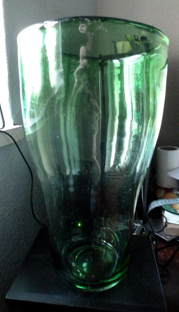IKEA DESIGNER MARIA VINKA Hand Blown Handmade Heavy Green Glass Vase ...