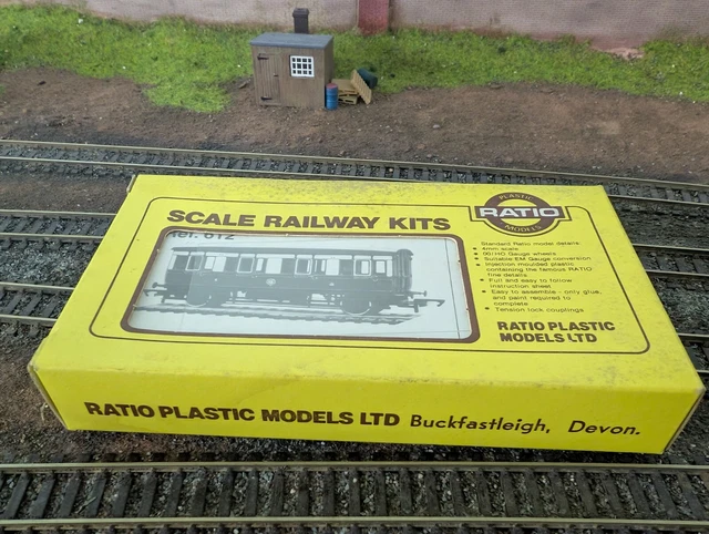 RATIO 612 OO Gauge Kit Built Gw Gwr 4 Wheel Composite Coach Kit £11.00 ...
