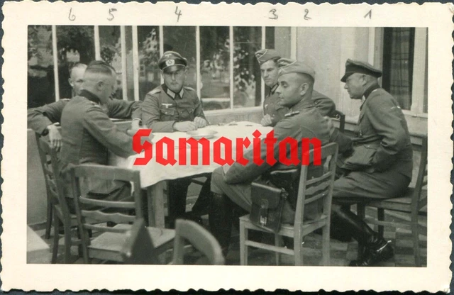 I11/24 WW2 ORIGINAL PHOTO OF GERMAN WEHRMACHT NCOs SITTING AROUND TABLE ...