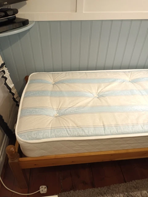 PINE SINGLE BED with Mattress 2ft6in X 6ft £52.70 - PicClick UK