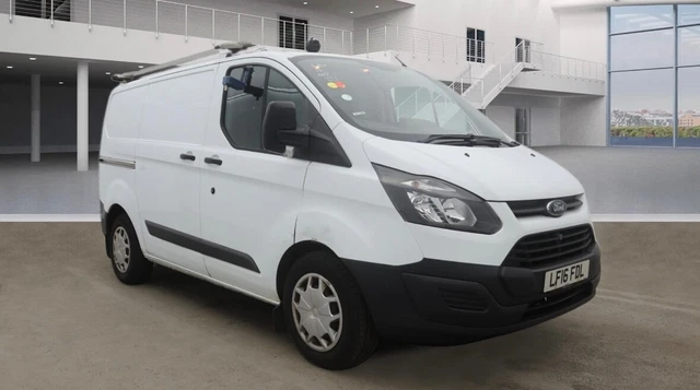 FORD TRANSIT CUSTOM 2.2 TDCI 100 310 SWB ECONETIC L/R PanelVan £7,499. ...