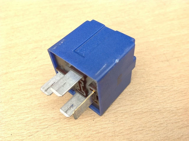 SMART FORTWO 450 Fuse Relay Blue 4 Pin Under Floor Carpet Box 691 12V ...