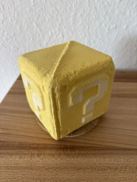 LUSH QUESTION BLOCK Badebombe Würfel Super Mario Bros. EUR 50,00 ...