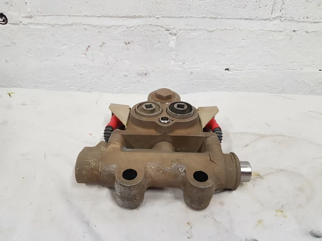 TORNADO AIRCRAFT SHOULDER Pylon Ejector Release Unit - STBD [GR5D] £64. ...