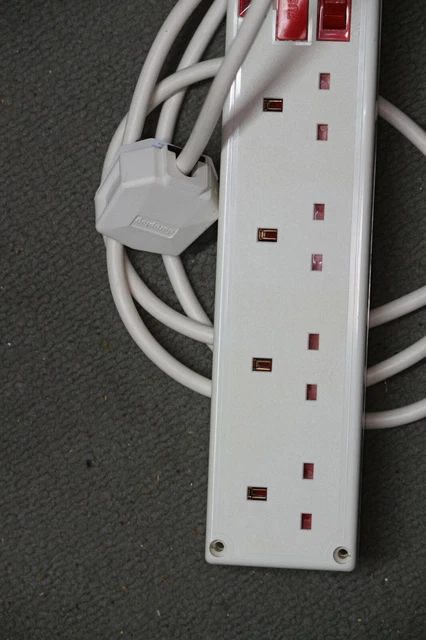 DURAPLUG EXL 137 WHI 4 Way 13 Amp Extension Lead 2 Mts with fuse ...