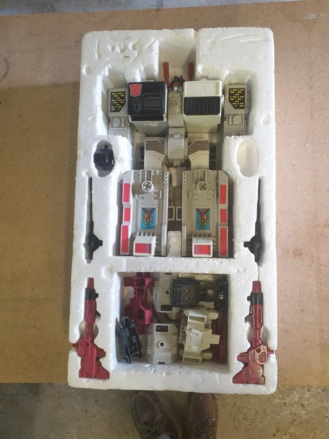 VINTAGE 1985 TRANSFORMERS Autobot Battle Station Metroplex - Boxed £95. ...