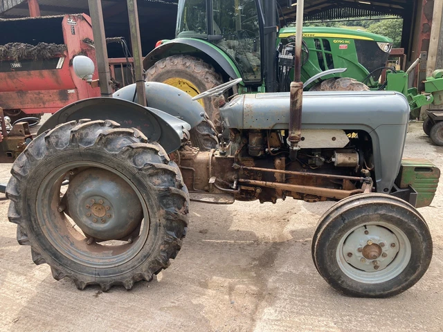 FERGUSON FE35 TVO Tractor (Massey Ferguson 35, Grey Gold Fergie) £2,450 ...