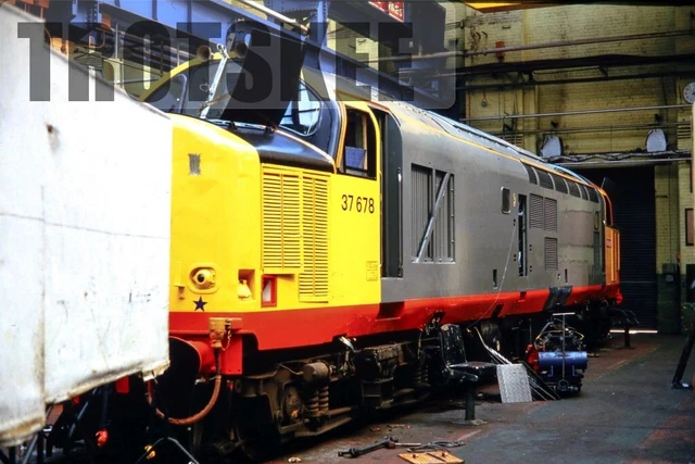 35MM SLIDE BRITISH Railways Diesel Loco Class 37 37678 Crewe 1987 Orig ...