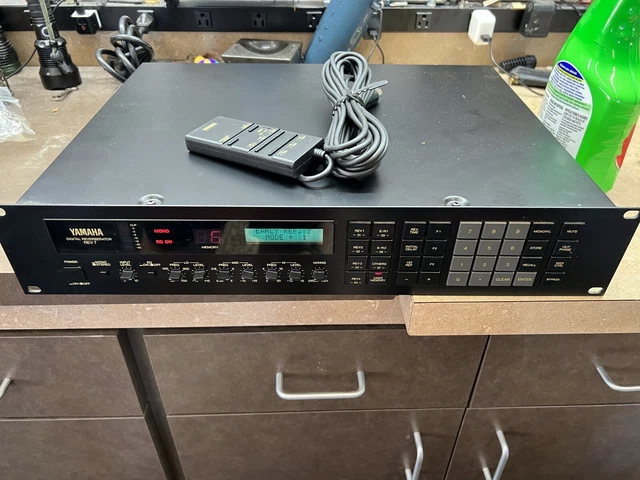 YAMAHA REV 7 REV7 Digital Reverberator Reverb & Multi-Effects Processor ...