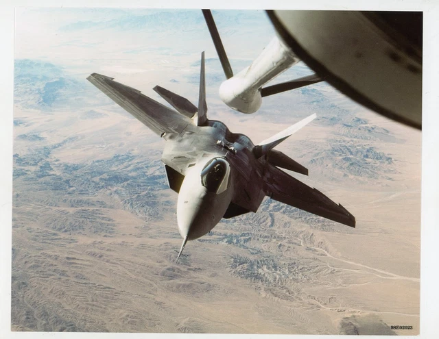 AIR-TO-AIR PHOTOGRAPH OF Lockheed Martin F-22 Raptor Prototype c.1997/8 ...