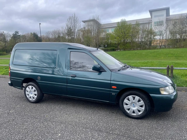 R REG FORD Escort 1.8d Panel Van _ Superb Overall Condition £2,950.00 ...