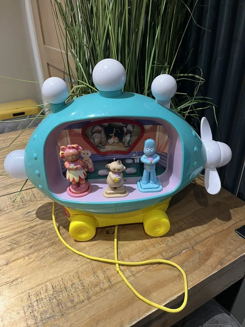 CBEEBIES THE NIGHT Garden Pull Along Pinky Ponk Light Sound & Figures £ ...