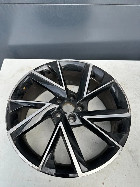 ORIGINAL ŠKODA SCALA ALLOY RIM 7JX18 H2 ET 39 657601025G $227.66 ...