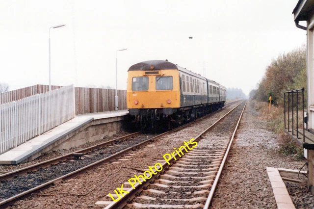 RAILWAY PHOTO CLASS 120 DMU calls at Thurgarton 2M84 to CRW 19/11/1983 ...